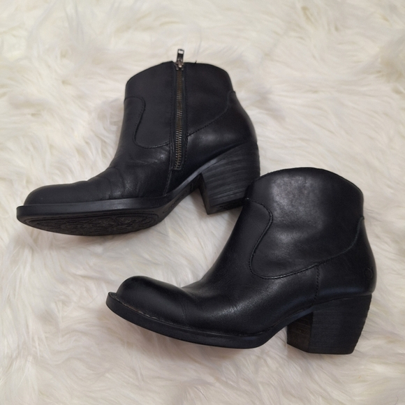 Born | Shoes | Born Womens Black Western Leather Ankle Boots Size 7m ...